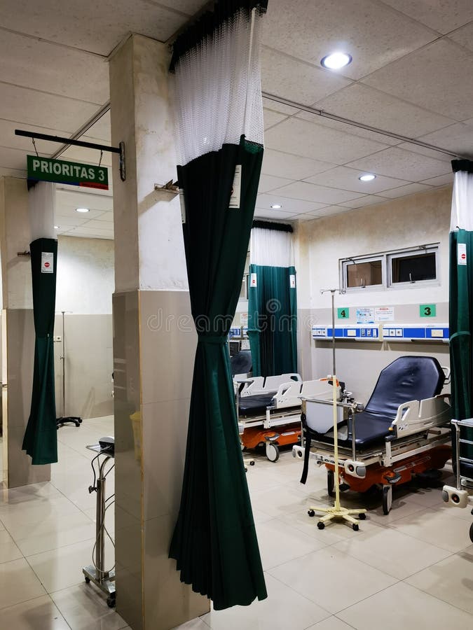 Green for Third Priority in Emergency Room Stock Image - Image of third ...