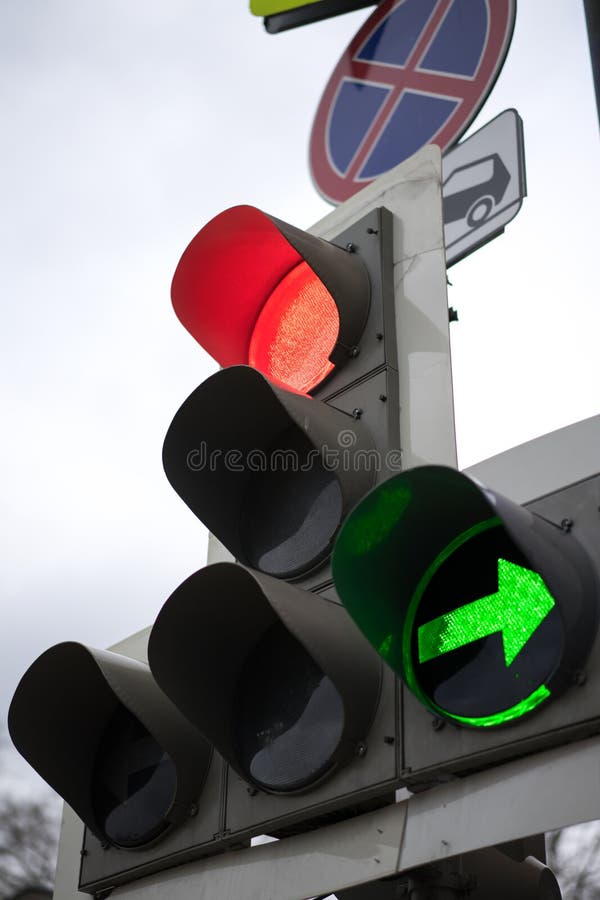 Green Traffic Light, Big City Traffic Stock Photo - Image of commuter ...