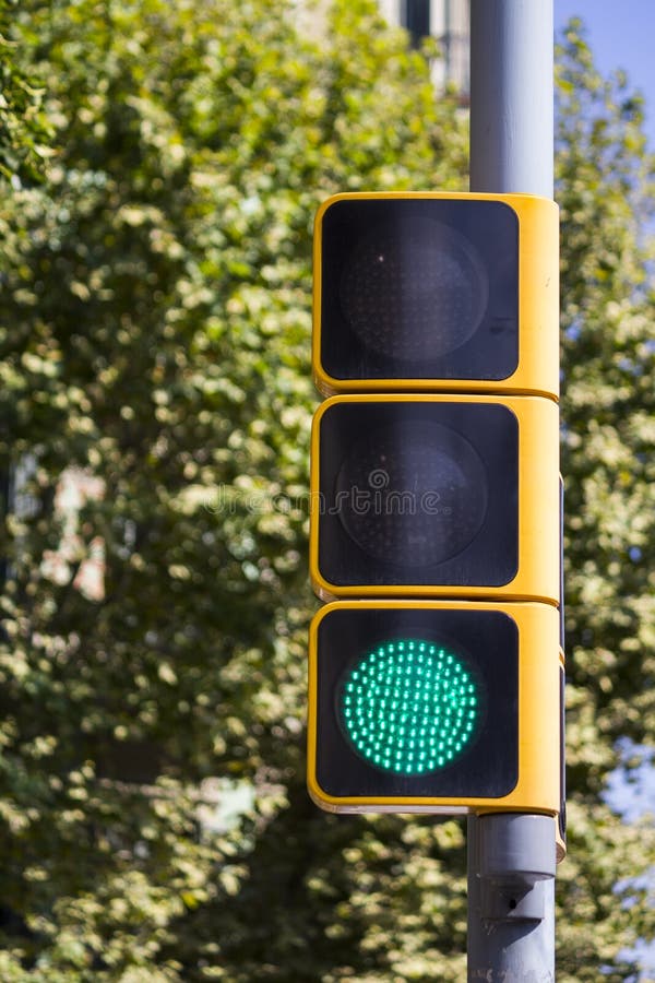 Green traffic light stock photo. Image of vertical, barcelona - 33370994