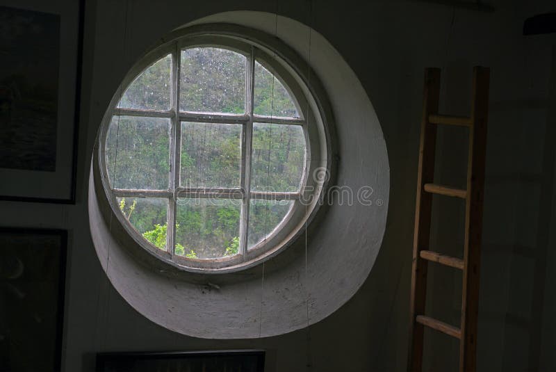 Lattice round window stock photo. Image of foliage, hanging - 112354692