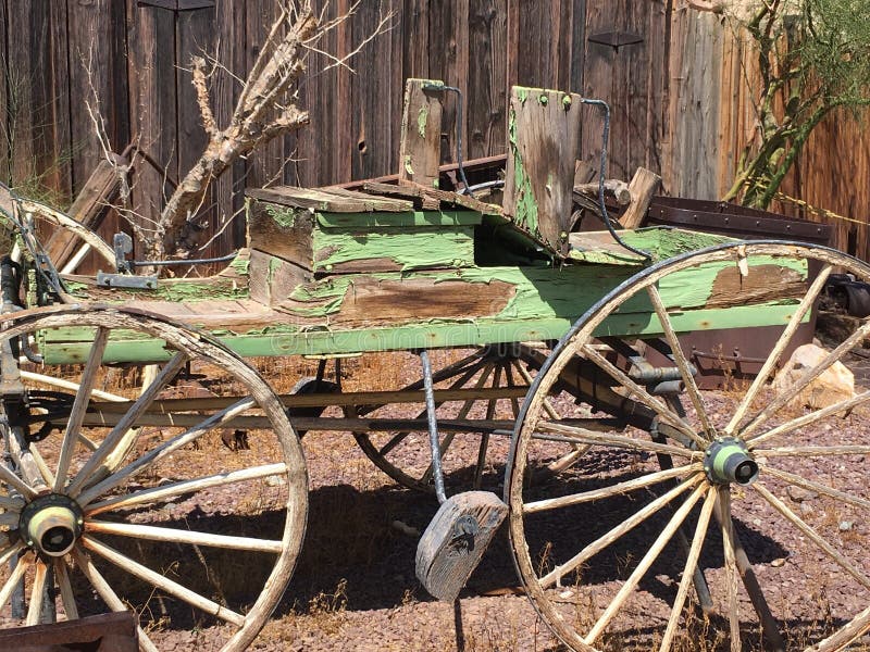 Green Wagon and Vineyard stock photo. Image of grape - 39020776