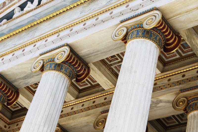 Grekiska Joniska Kolonner Och Tak Arkivfoto - Bild av klassiskt ...