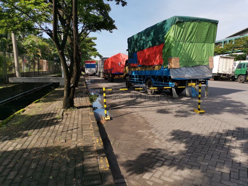 Truck Queues for Loading and Unloading in a Factory Environment Stock ...