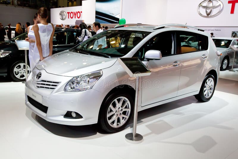 Grey car Tayota Verso editorial photo. Image of sport - 20102376
