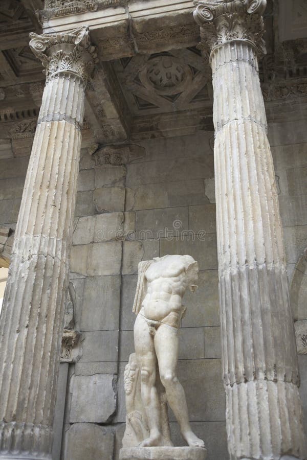 Grieks standbeeld stock foto. Afbeelding bestaande uit gezicht - 11991144