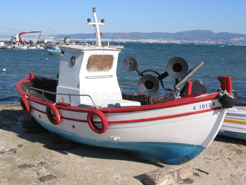 Grieks vissersboot stock afbeelding. Image of vissen, grieks - 406681