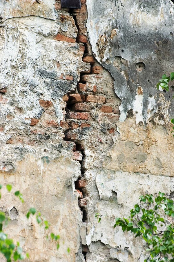 Grieta imagen de archivo. Imagen de antiguo, ladrillo, grieta - 125561