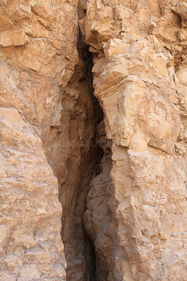 Grieta de la roca foto de archivo. Imagen de separación - 30910674