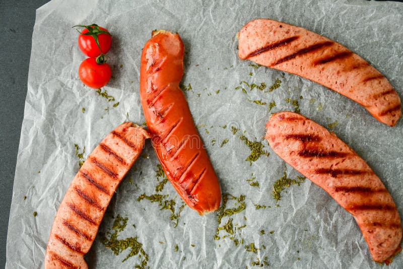 Grillad korv fotografering för bildbyråer. Bild av grillfester - 112604099
