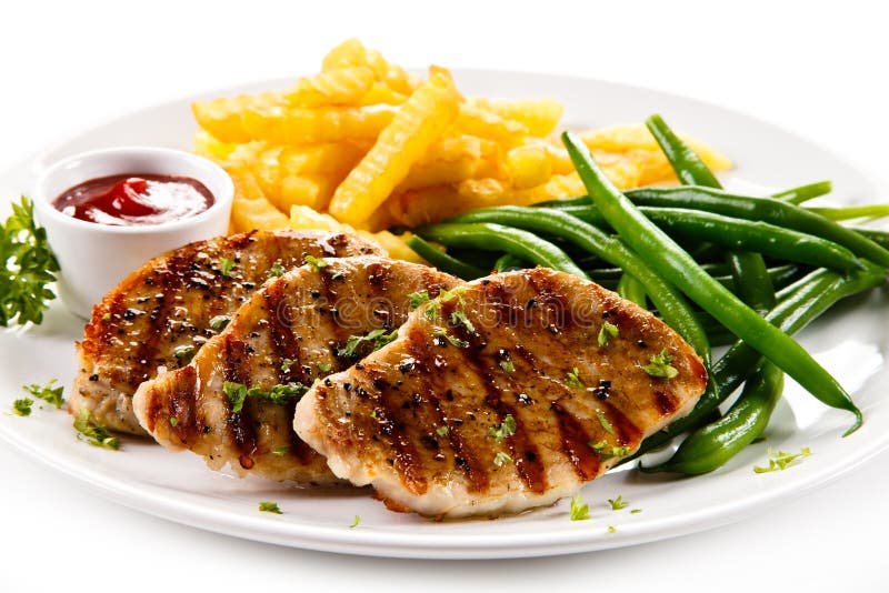 Grillade Biff, Pommes Frites Och Haricot Vert Arkivfoto - Bild av ...