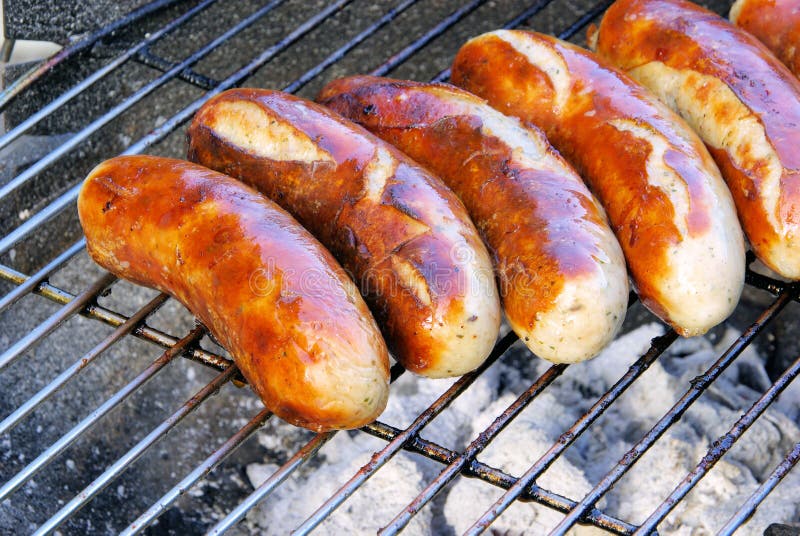 Grillbratwurst stockbild. Bild von draussen, abendessen - 9439303
