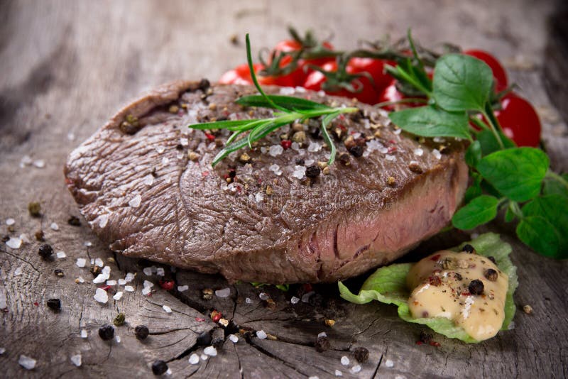 Grilled 500g bbq steak stock photo. Image of food, mignon - 27080020