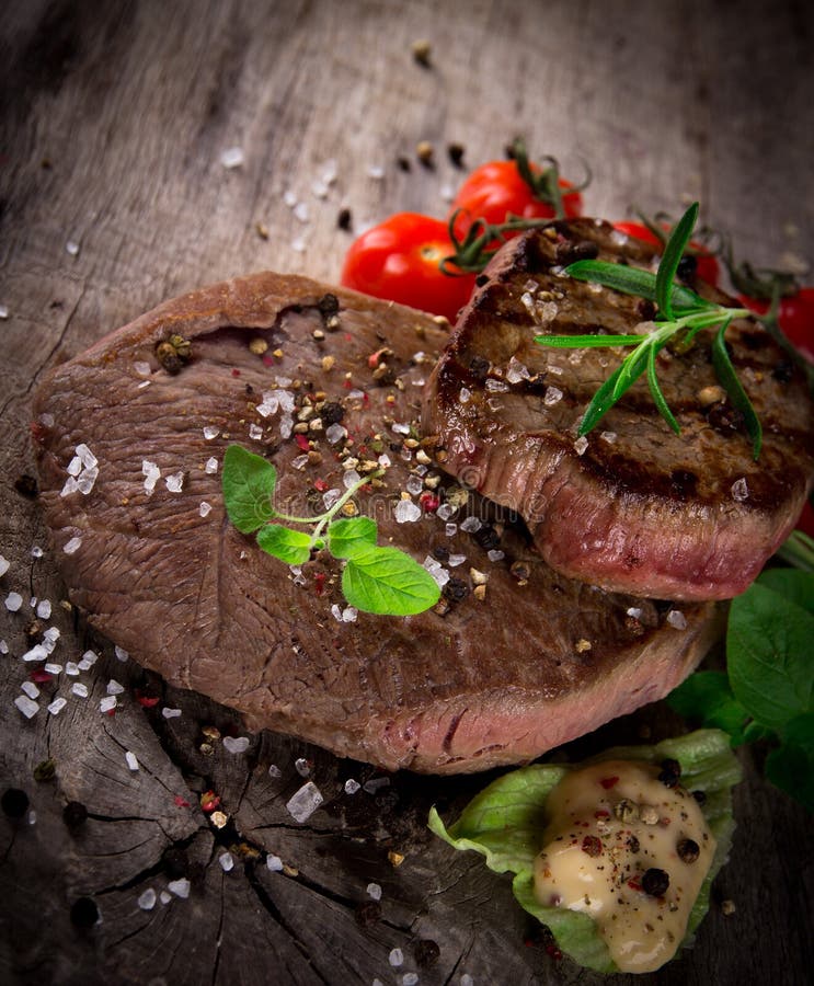Grilled 500g bbq steak stock image. Image of beefsteak - 27080025