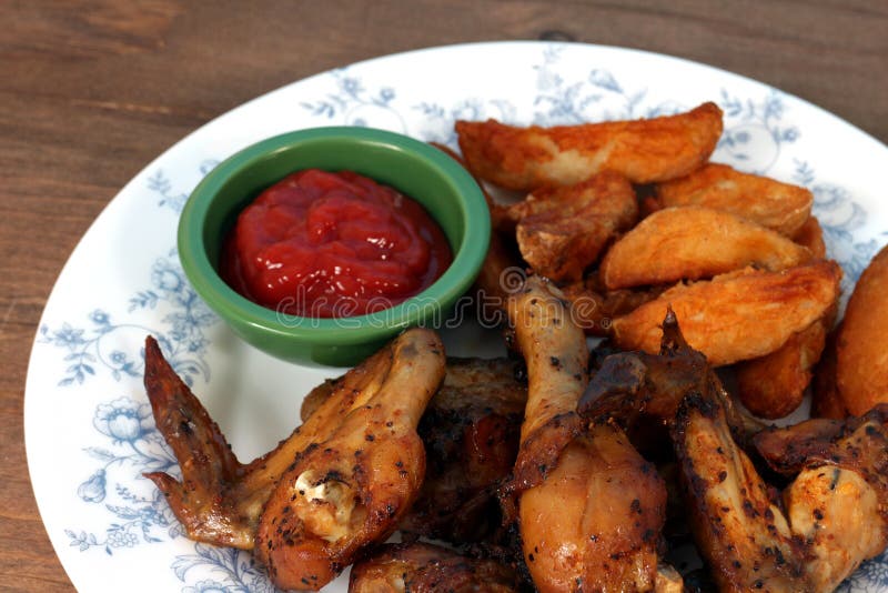 Grilled Chicken Leg and Wing Stock Photo - Image of skin, meal: 40809682