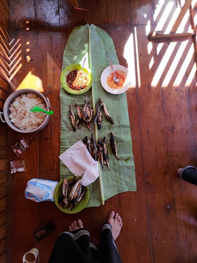 Grilled Fish on Banana Leaf Stock Image - Image of leaf, fish: 254086305