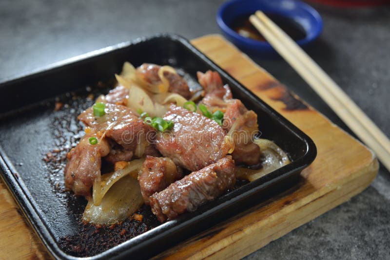 Beef steak hot pan stock photo. Image of tomato, beef - 197934066
