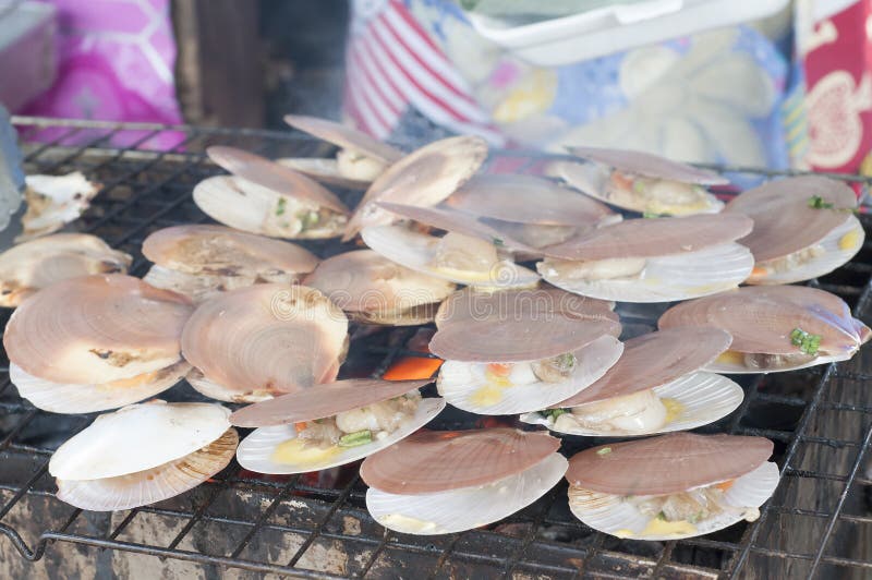 Grilled Scallops in Seafood Market. Stock Image - Image of foam, meal ...