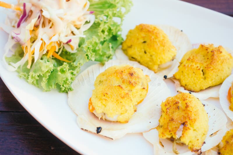 Grilled Shell with Butter and Garlic Stock Image - Image of scallops ...