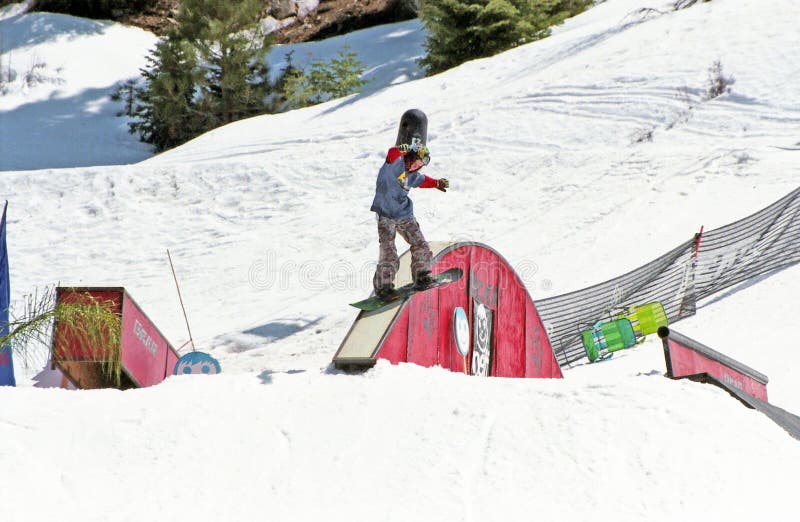 50/50 Grind editorial stock image. Image of snowboard - 38757714