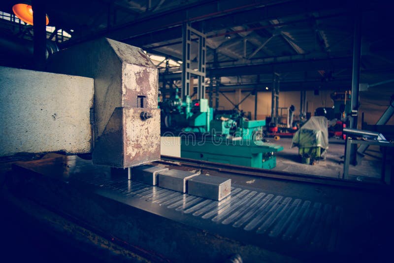 Grinding on the Machine Tool Metal Products, the Final Processing of ...