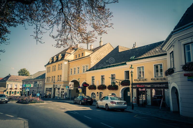 Grinzing Met Kerk En Himmelstrasse Redactionele Fotografie - Image of ... Grinzing Met Kerk En Himmelstrasse Redactionele Fotografie - Image of ...