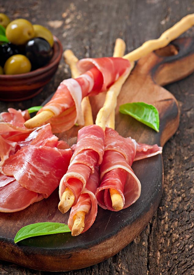 Grissini Di Grissini Con Il Prosciutto Fotografia Stock - Immagine di ...