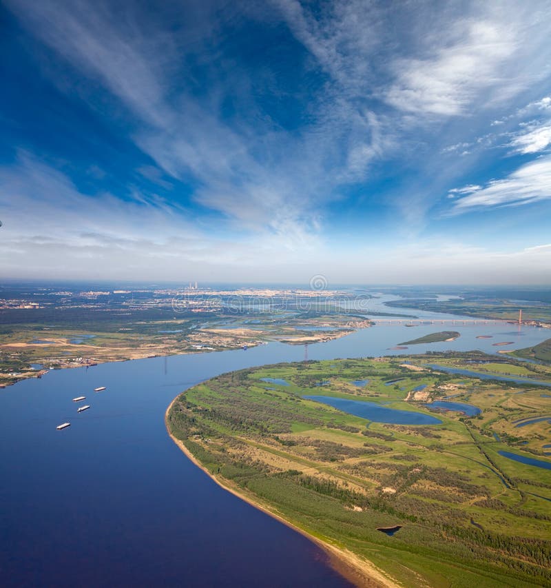 Großer Fluss stockfoto. Bild von blau, wasser, oberseite - 25355318