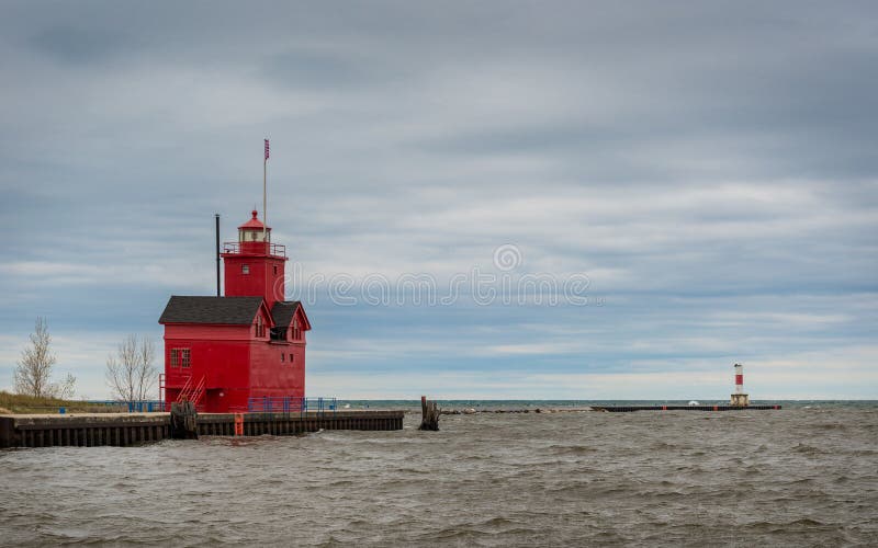 Großer roter Leuchtturm stockbild. Bild von grenzstein - 54447905