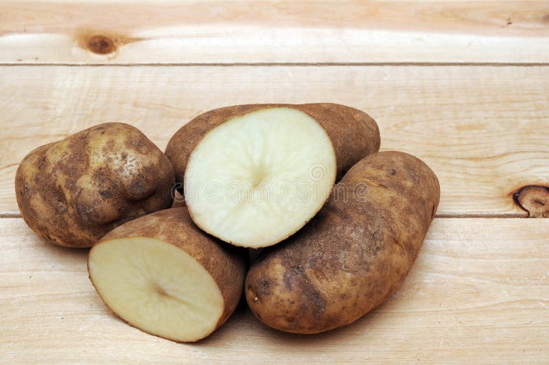 Viele Groben Kartoffeln Auf Rahmen Stockfoto - Bild von gesund ...