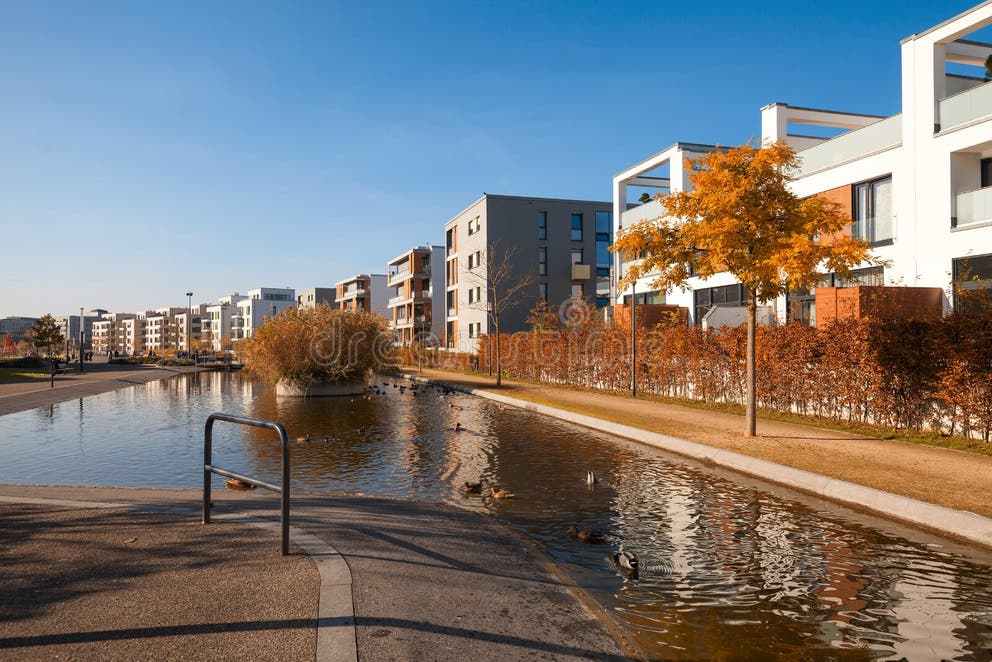 Groen De Stadscentrum Van Essen Stock Afbeelding - Image of eend, groen ...