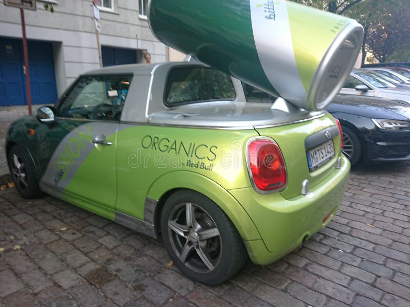 Groene De Reclameauto Van Red Bull Redactionele Stock Foto - Image of ...