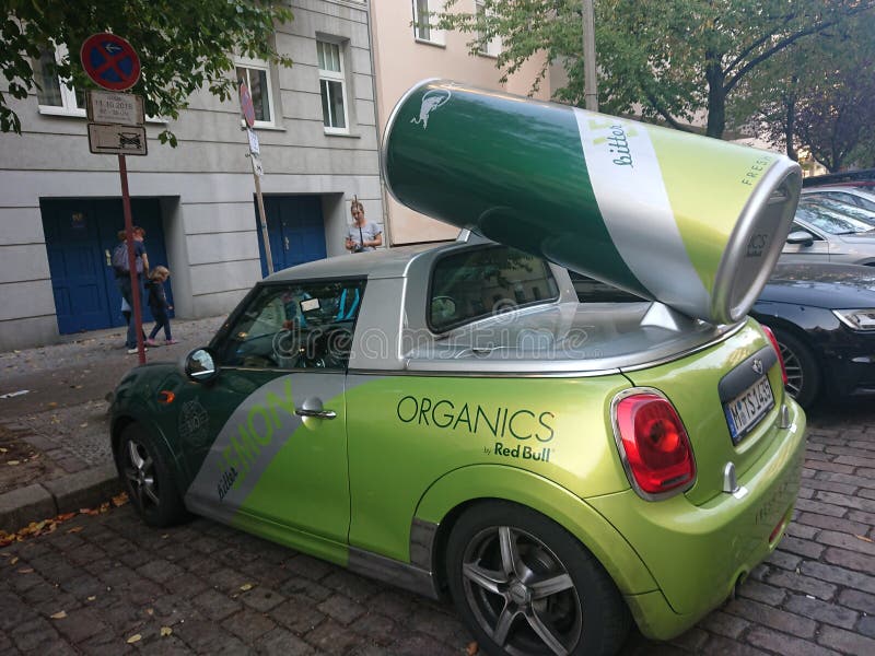 Groene De Reclameauto Van Red Bull Redactionele Stock Foto - Image of ...