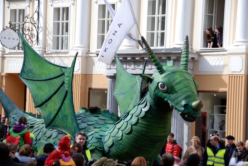 Groene Draak Op Het Drakenfestival Redactionele Afbeelding - Image of ...