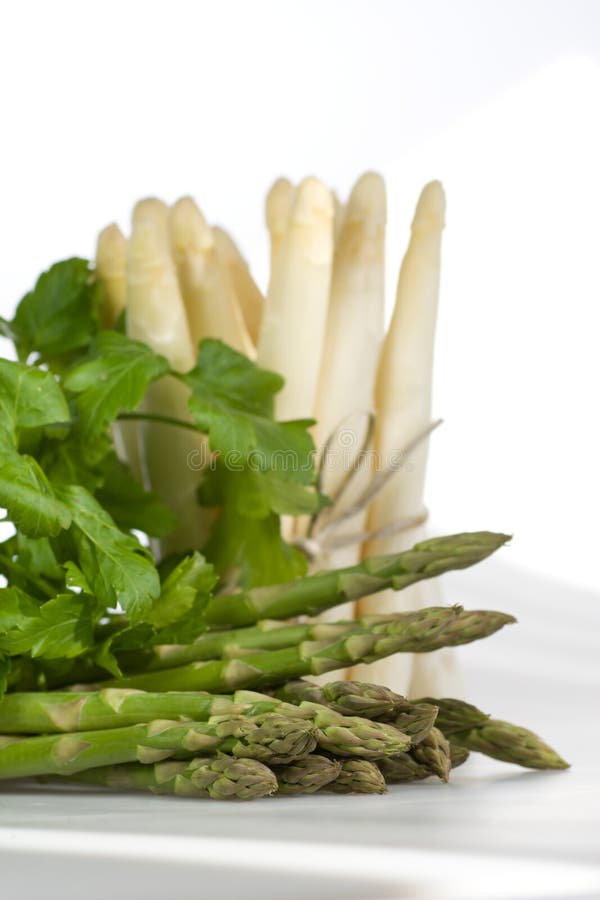 Het Wit Van De Asperge Op Een Plaat Stock Afbeelding - Image of plaat ...