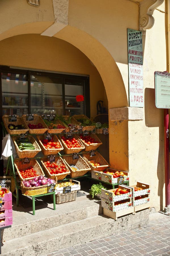 Groenten Op Vertoning in Franse Winkel Redactionele Foto - Image of ...