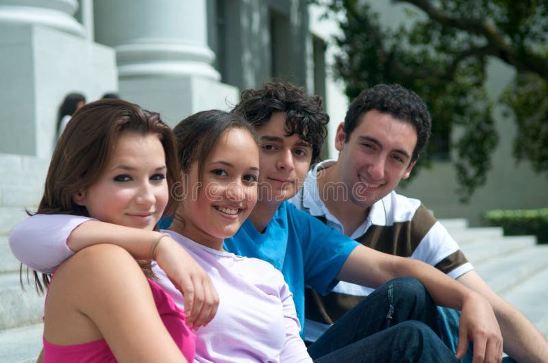 Groep vrienden stock foto. Image of spaans, team, gelukkig - 10810886