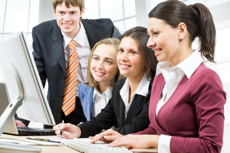 Groepswerk stock afbeelding. Afbeelding bestaande uit businesspeople ...