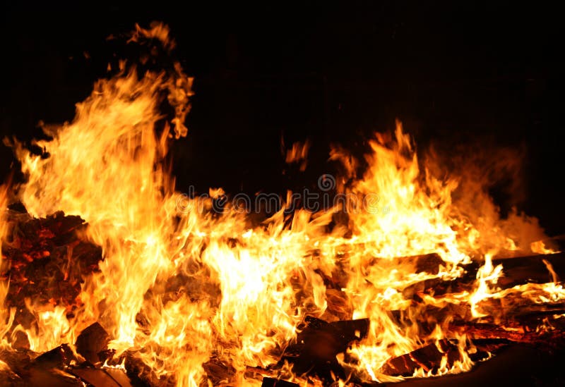 Groot Vuur. stock foto. Image of vlam, brand, vernietig - 11850696