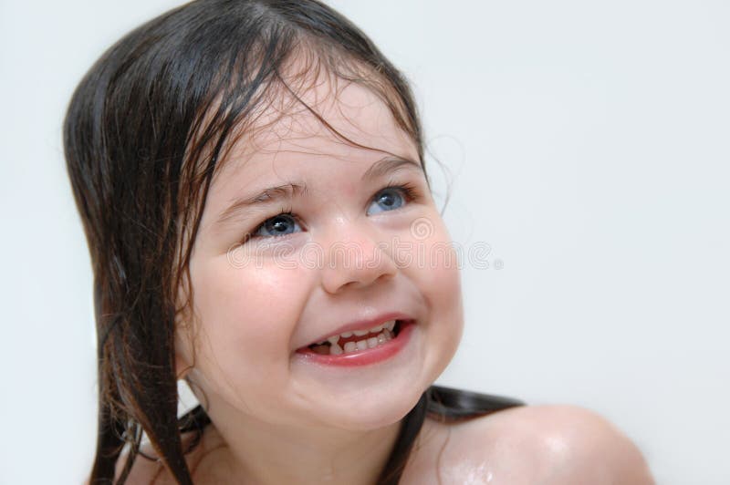 Grootste Glimlach Voor Badtijd Stock Afbeelding - Image of kind, blij ...