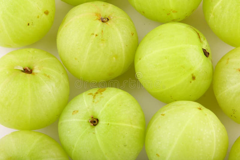 Fruta De La Grosella Espinosa Con La Placa De Gooseberrys Conservados ...