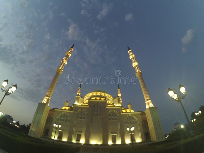Grosny-Stadt in Tschetschenien Stockfoto - Bild von gebäude, symmetrie ...