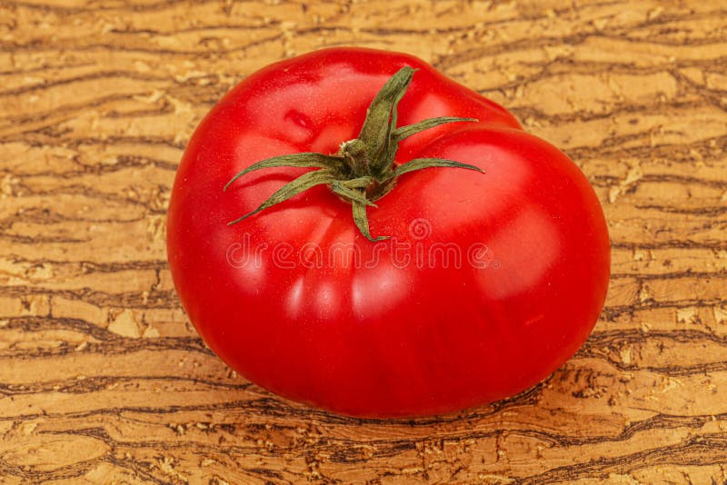 Grosse Tomate Rouge Savoureuse Mature Photo stock - Image du rouge ...