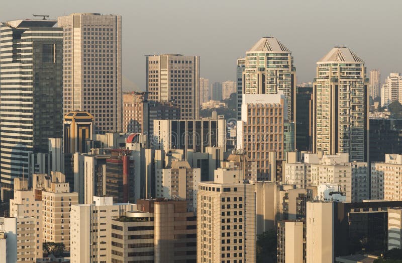 Grote steden stock foto. Afbeelding bestaande uit steden - 100665178