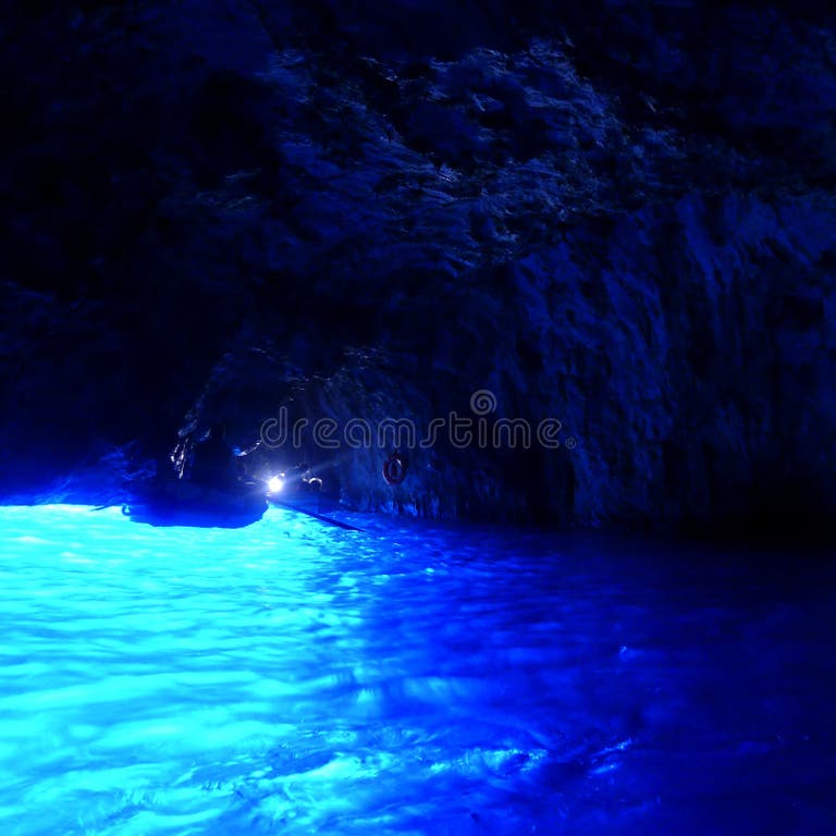 Grotta blu, Capri, Italia fotografia stock. Immagine di corsa - 83931418
