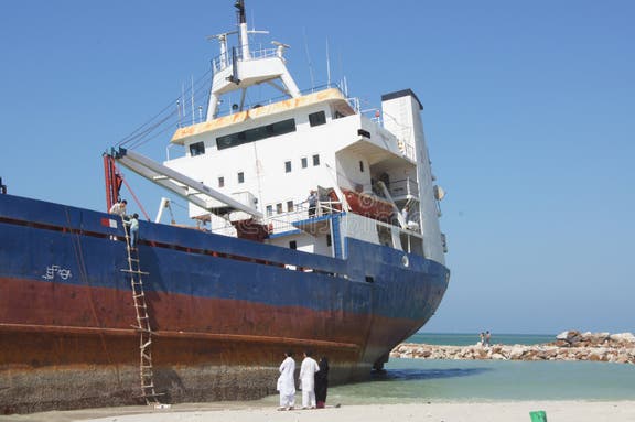 Grounded Cargo Ship Accident Editorial Photo - Image of rope, shipping ...