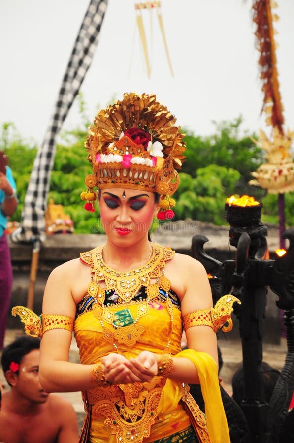 Group of Balinese Dancers Perform Mythological Drama Editorial Stock ...