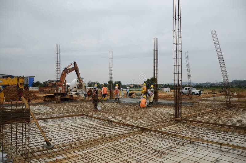A Group of Construction Workers Casting Floor Slab Editorial Photo ...
