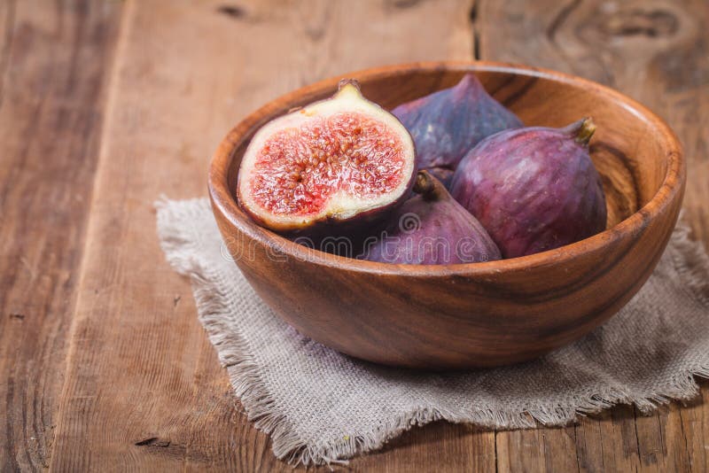 Group of Fresh Figs in a Bowl Stock Image - Image of food, nature: 71192581