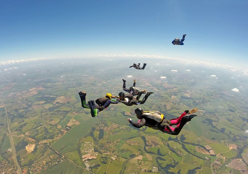 Skydiving Big Group of People Formation Editorial Photo - Image of high ...