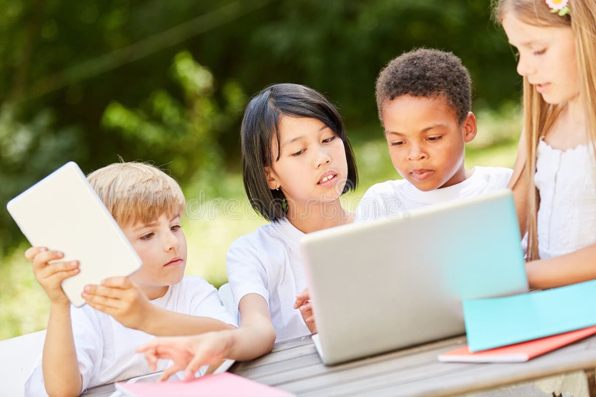 6,865 Kids Learn Computer Stock Photos - Free & Royalty-Free Stock ...